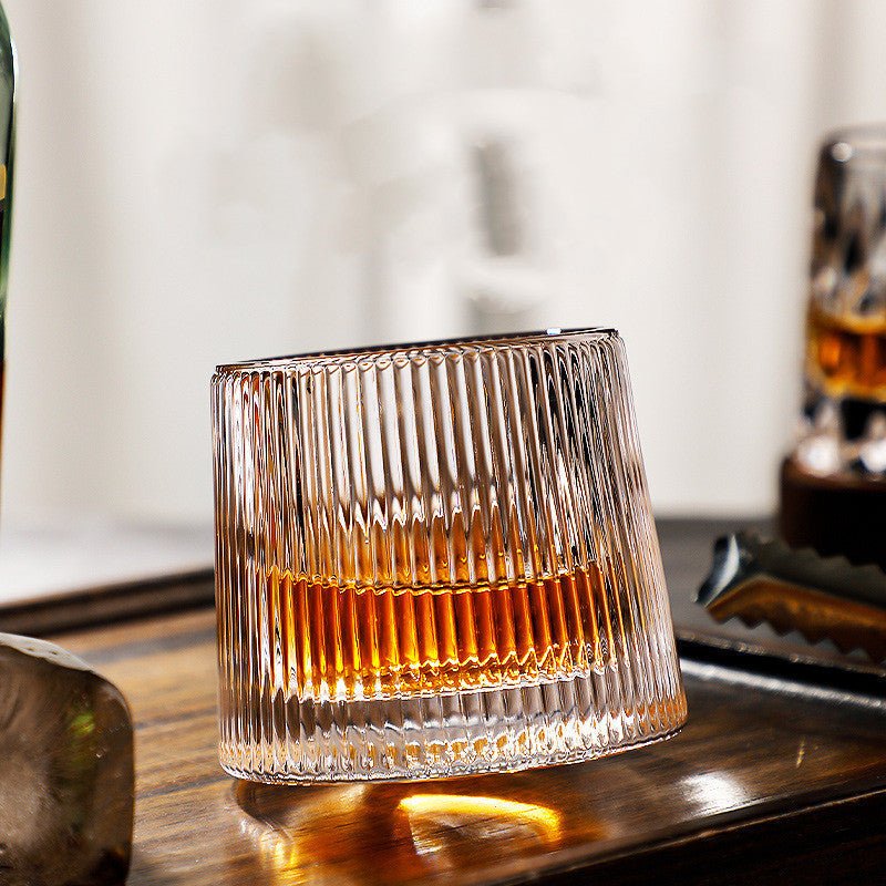 Whiskyglass med Roterende Design for Stilfull Nytelse – Bellezanorge